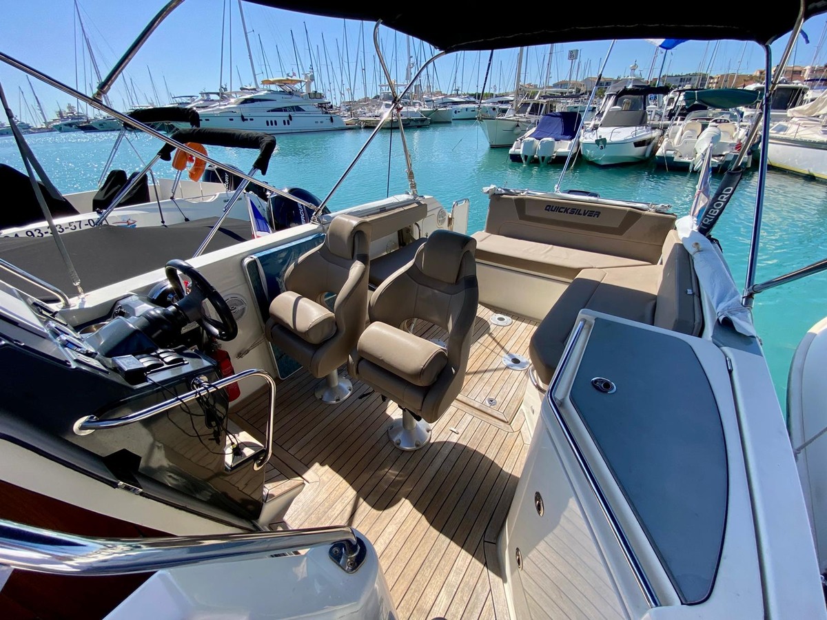 QUICKSILVER ACTIV 805 SUNDECK 2015 - Used boat for sale